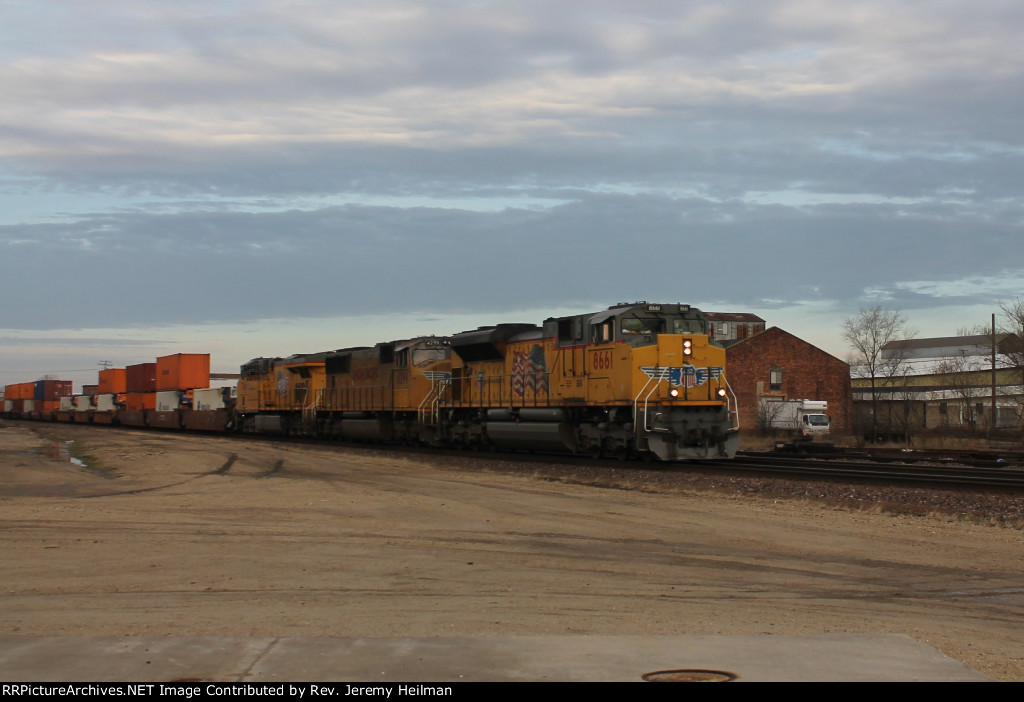 UP 8661 & others (2)